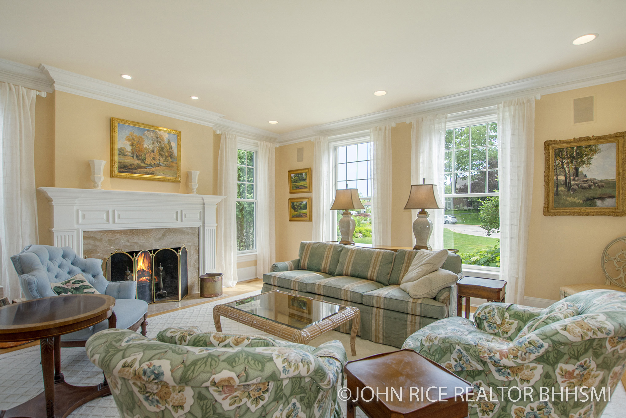 For Sale: Nantucket Inspired Cape Cod - Forest Hills